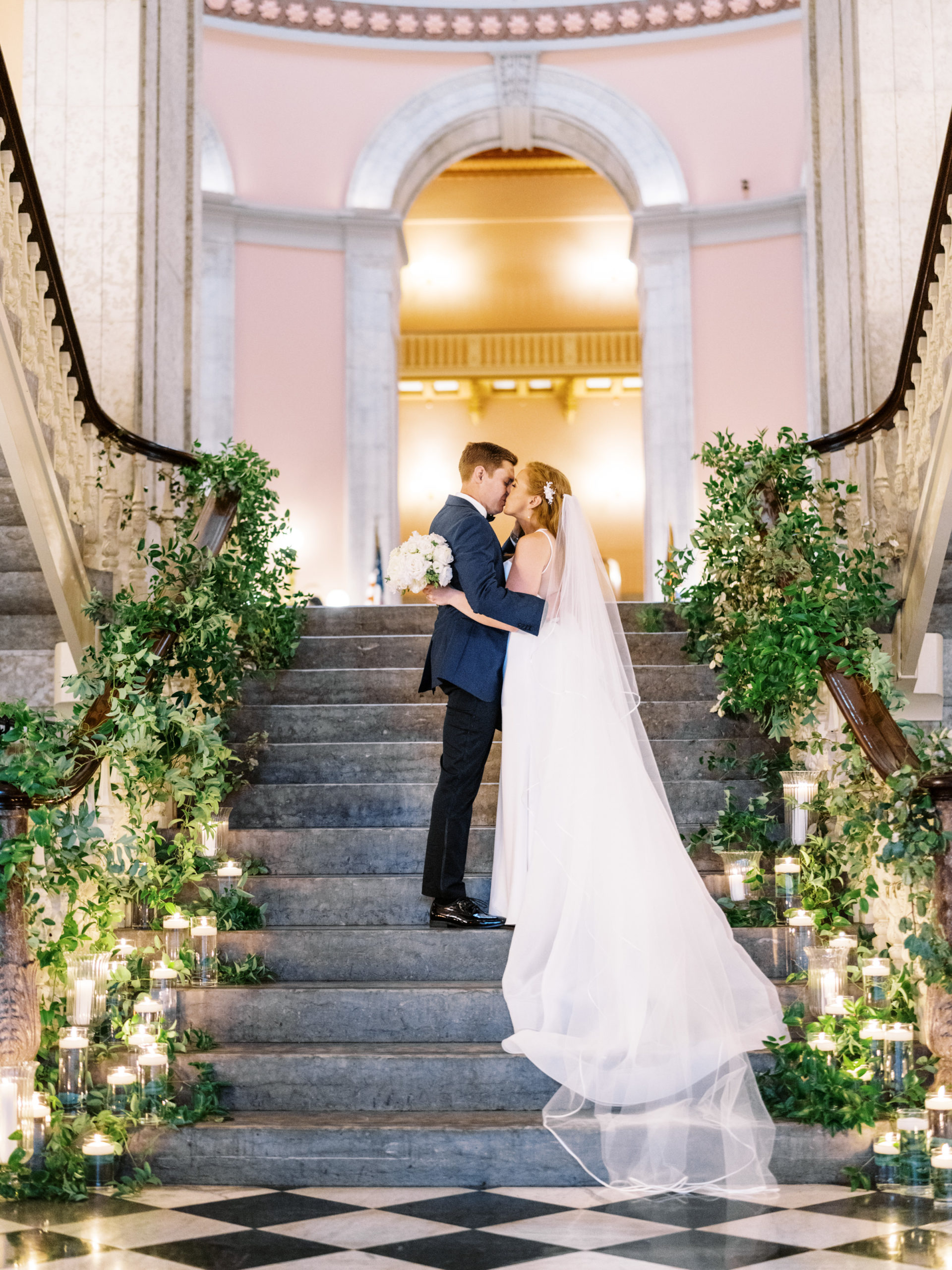 A Regal Fairy Tale Wedding at The Ohio State House - Aisle & Company